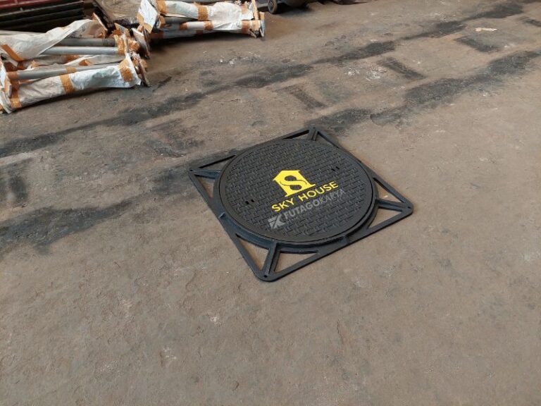 Manhole Cover Besi Drainase Berkualitas - Futago Karya