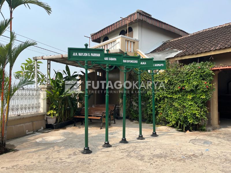 Tiang Nama Jalan Papan Penunjuk Arah Estetik - Futago Karya